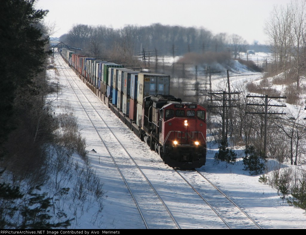 CN 7518 at Mile 5.8 Strathroy Sub.